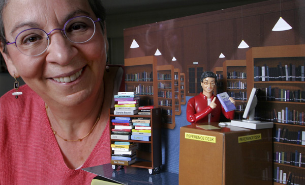 Nancy Pearl: la figura de bibliotecaria comercializada por la ALA | Universo Abierto