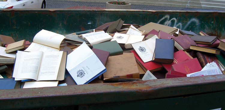 La tragedia de la retirada de libros en bibliotecas universitarias ...
