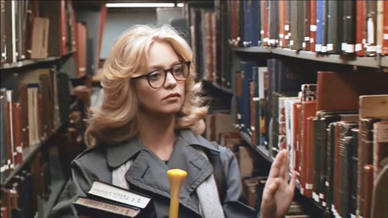 La tenacidad de Gloria Mundy (Goldie Hawn) la bibliotecaria de Juego ...